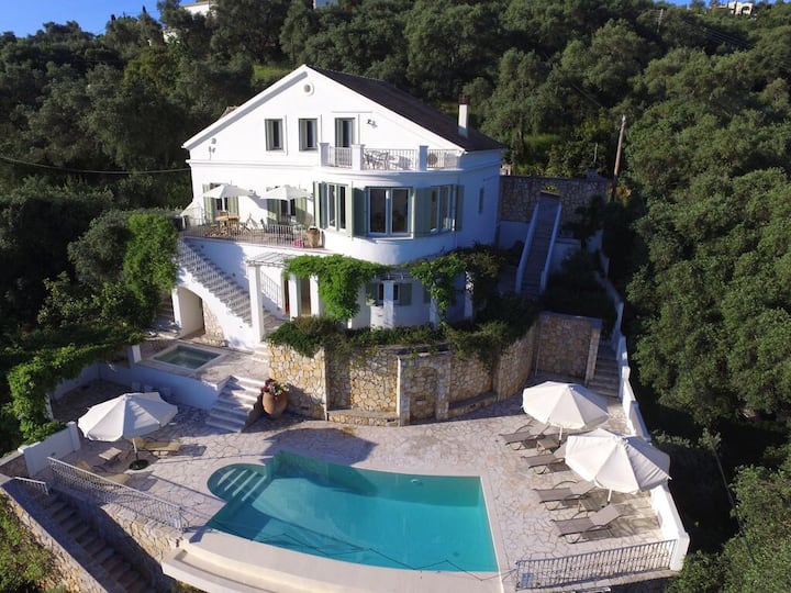Eagle’s Rest Villa In Kassiopi, Corfu - Kassiopi