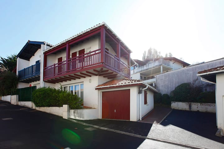 Confort, Plage Et Piscine Avec Garage - Biriatou