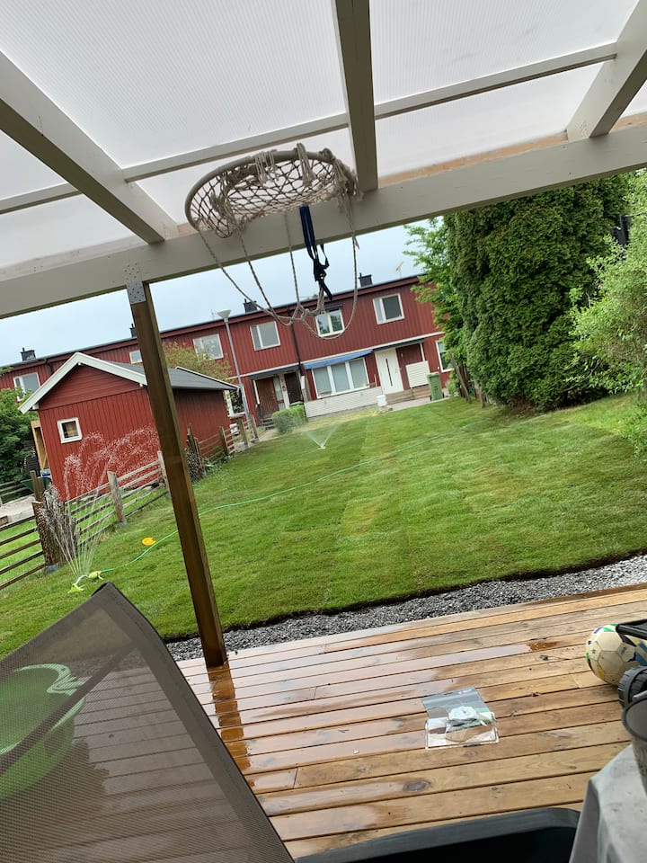 Nyrenoverat Radhus I Toppen Område - Strängnäs