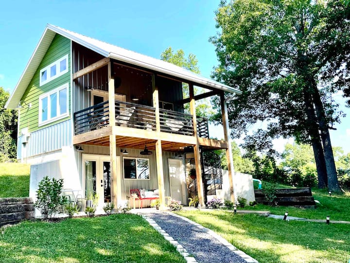 Two Rivers Tiny 2 Story (No Cleaning Fee) - Ozark, MO