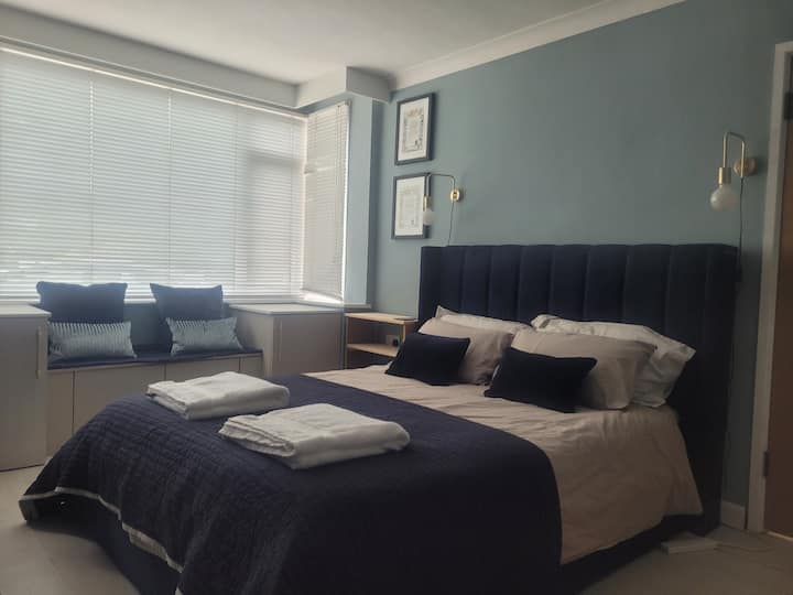 Spacious 1 Bedroom Apartment With Lovely Garden - Totnes