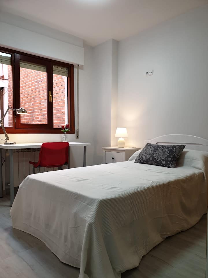 Acogedora Habitación En El Centro De Getafe - Getafe