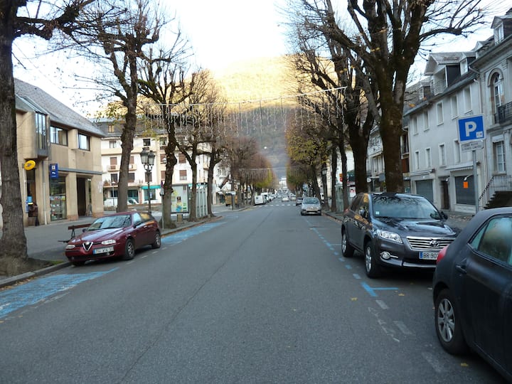 Appartement Idéalement Situé Plein Centre Luchon - Bagnères-de-Luchon