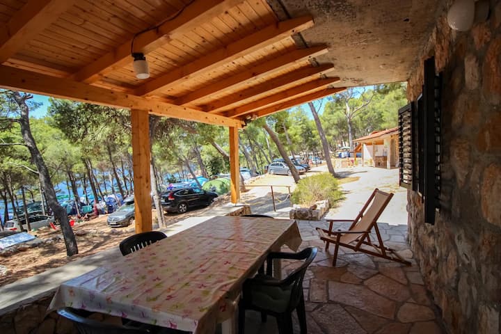 Apartman B2, App In The Shade Under The Forest. - Stari Grad