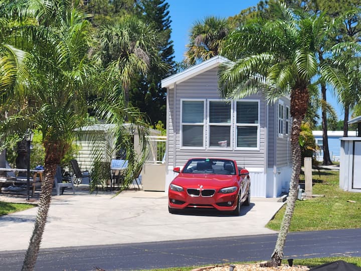 Sarasota Cottage Near Beaches, Downtown & Airport - Sarasota