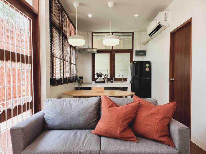 Ray's Home,3br With Front Yard,walkable To Nimman - Chiang Mai