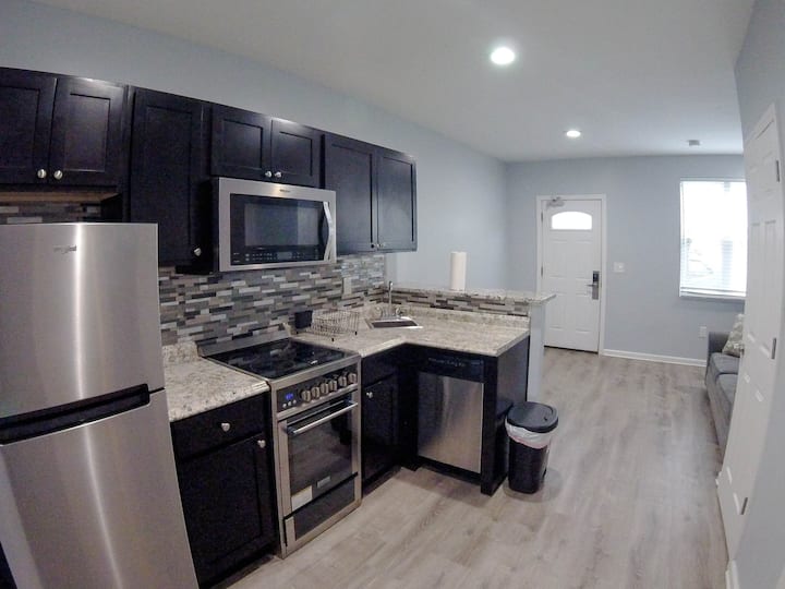 Apt 12 Bloomfield / Lawrenceville Private 1 Br - Pittsburgh