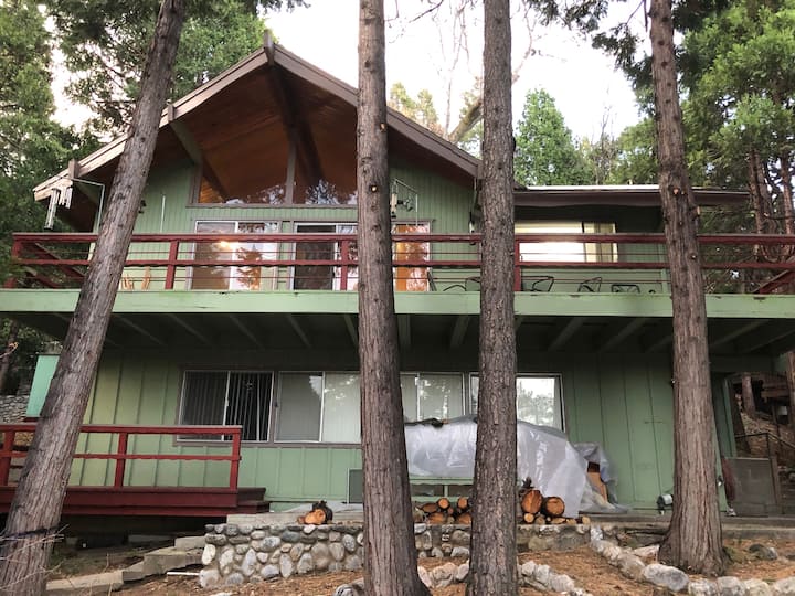 ⛰🏠⛰ Aunt Marcia’s Family Vacation Chalet - San Bernardino