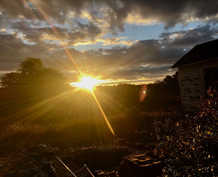 Sunrise At 15 Mills Road. Fully Renovated Cottage. - Colony Beach, ME