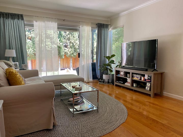 Adorable Pet Friendly Unit With Backyard - Walnut Creek, CA