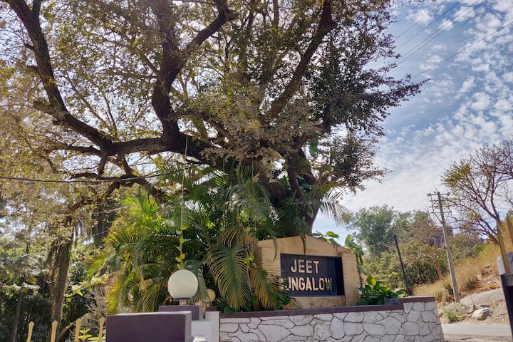 Bungalow With Garden & Terrace Near Nakki Lake - Mount Abu