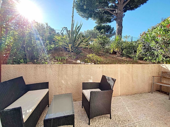 Ravissant T2, Calme, Piscine, Plage à 2 Pas,clim - Bandol