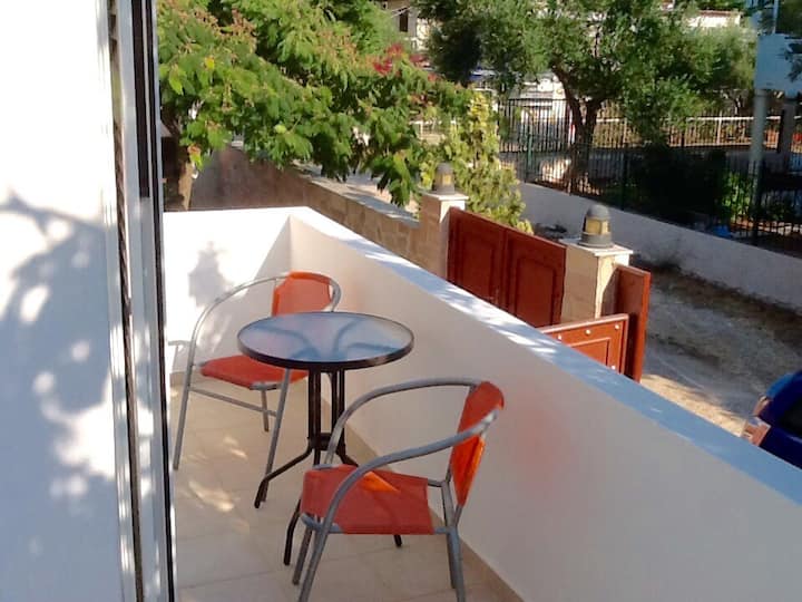 Lovely Quiet House Near The Sea! - 米洛斯島