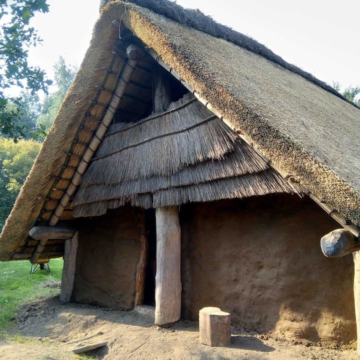 Slapen Op Een Unieke Locatie In De Prehistorie! - Lelystad