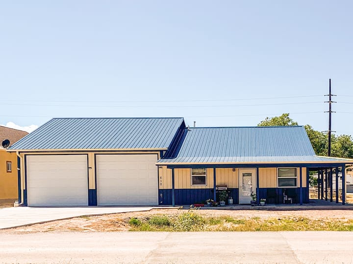 Gards Glendo Getaway 3 Br, 2.5 Ba. - Glendo State Park, Glendo