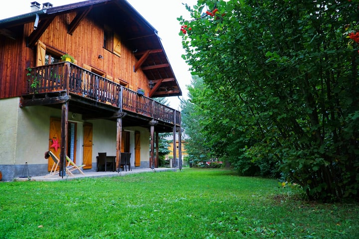 Appartement Au Rez De Chaussée D'un Chalet - Jausiers