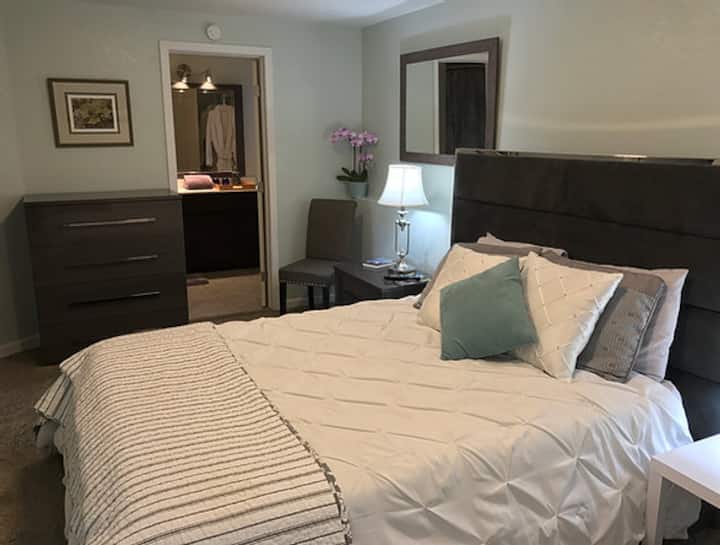 Goldenview Aerie Suite, Adventure Time! - Anchorage, AK