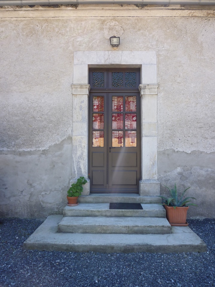 Adishatz! Grand Studio Dans Une Ferme Pyrénéenne - Lourdes