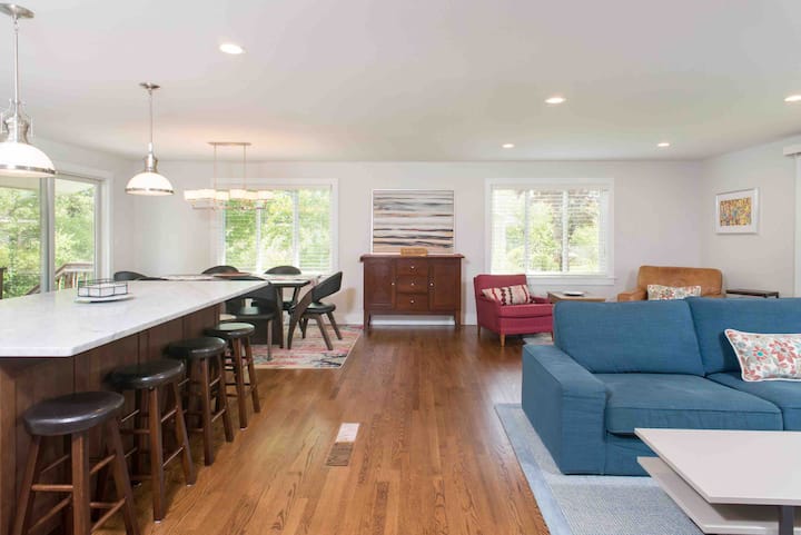 Modern And Spacious Berkshires 5bdr Retreat. - Lee, MA
