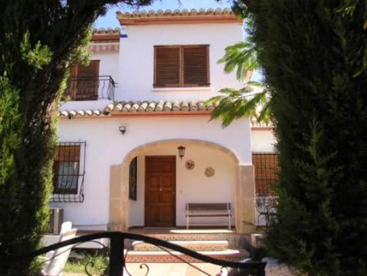 Only Families - 4 Bed Villa Shared Pool By Beach - Xeraco