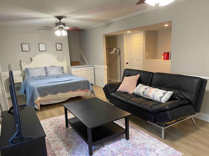 Peaceful Guest Suite - Roswell, GA