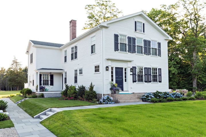 New Marion Renovated, Bright, Cozy Home! - Wareham, MA