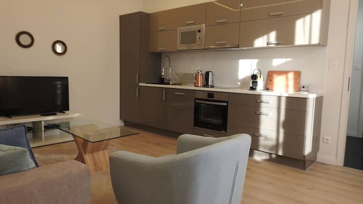 Modern Apartment With 2 Bedrooms And 2 Bathrooms - Budapest