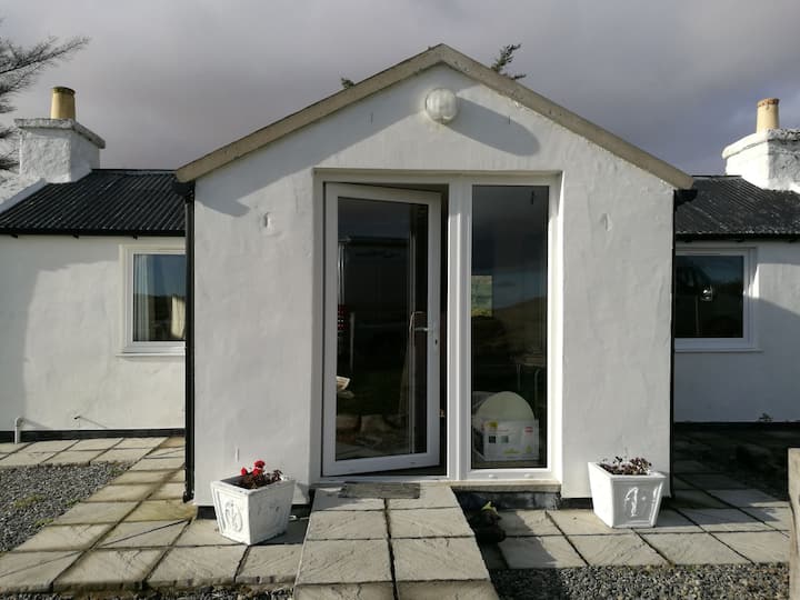 Bothan Beag Geal (Little White Bothy) - Lewis and Harris