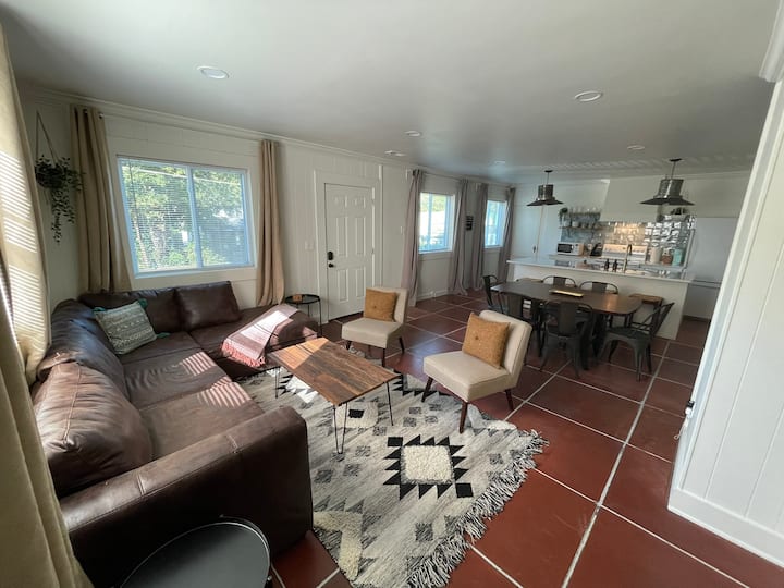 Santa Fe Inspired Bungalow 5 Minutes To Downtown - Knoxville, TN