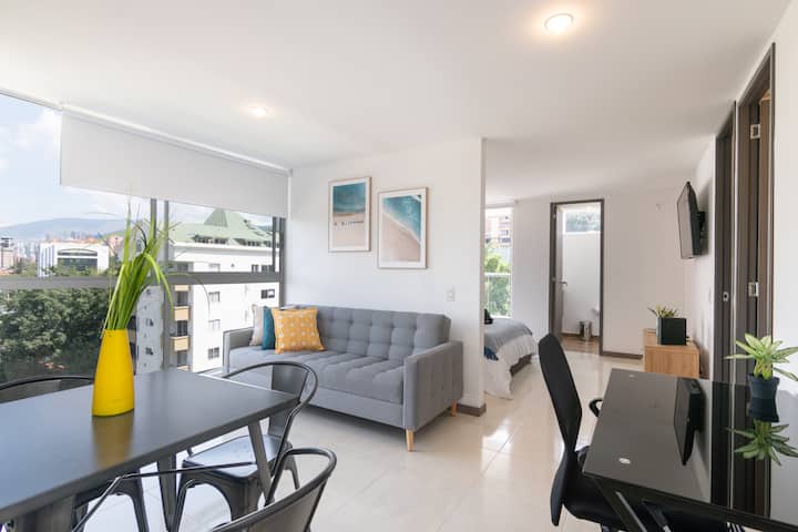 Prime Location! Apartment  Near Metro 802 - Envigado