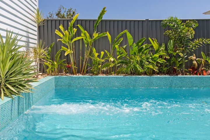 Kokomo -With A Private Pool At Black Rocks Beach - Pottsville