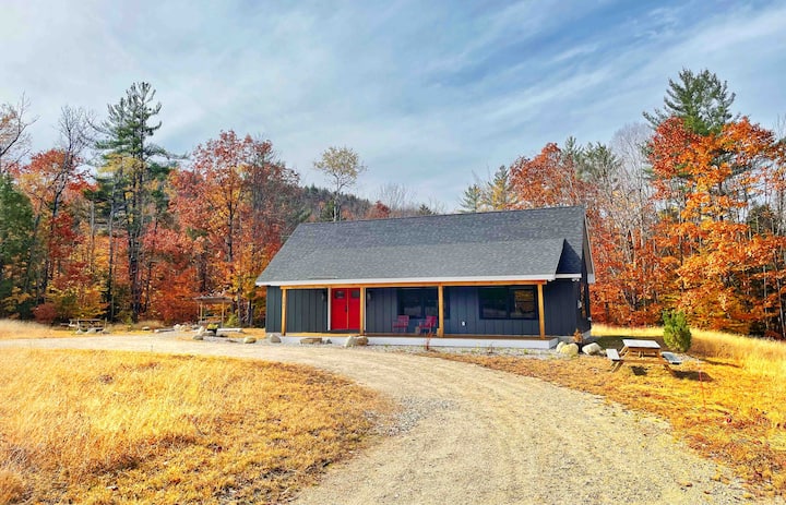 Cozy Modern Secluded Cabin W/ Fireplace & A View! - Campton, NH