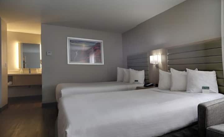Two Queen Room - Greentree Inn Flagstaff - Flagstaff, AZ
