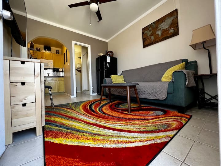 The Birdbath- Small Private Casita - Nevada