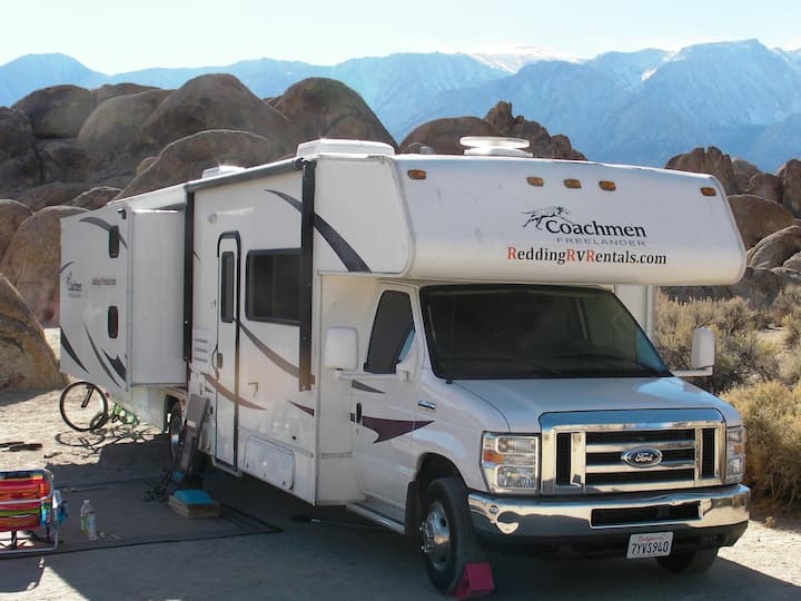 Motorhome For Housing Sleeping Up To 10 People - Redding, CA