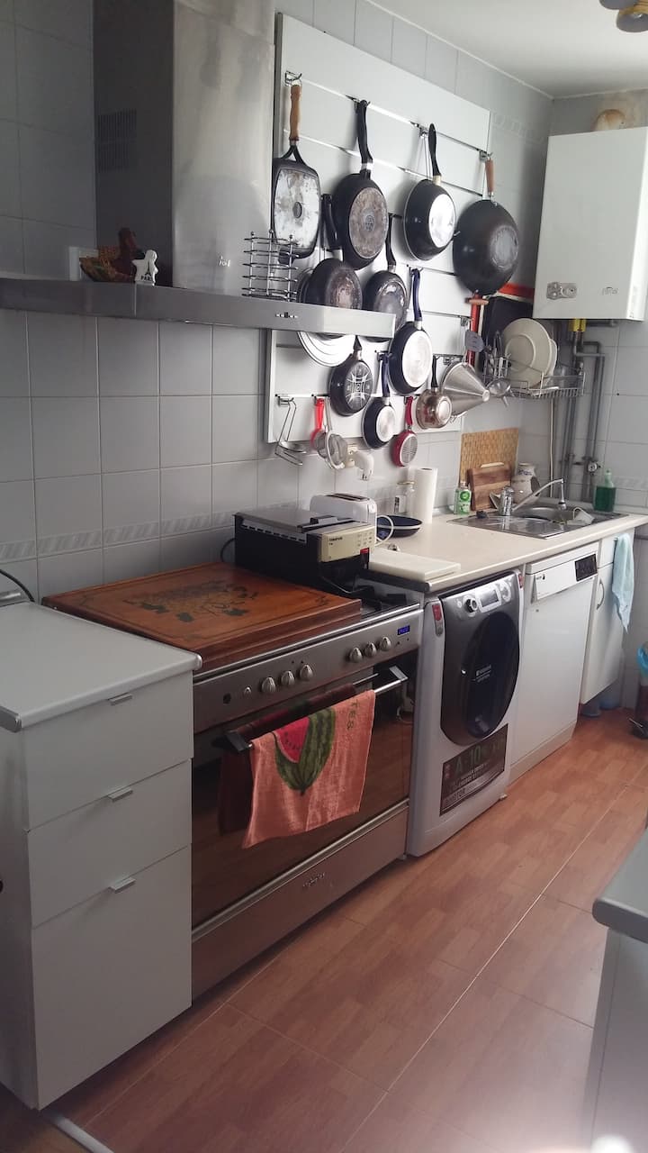 Habitacione Doble A Estrenar Con Baño Dentro - Madrid