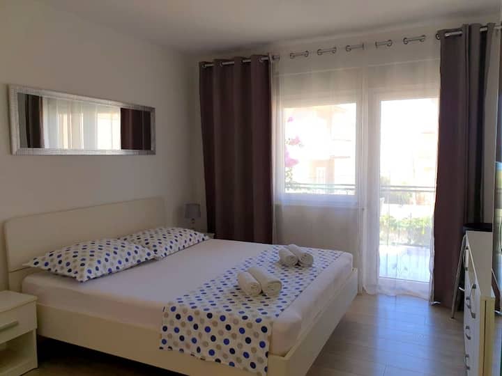 Apartments Tamburovic - App2 (2 Or 2+1 ) - Makarska