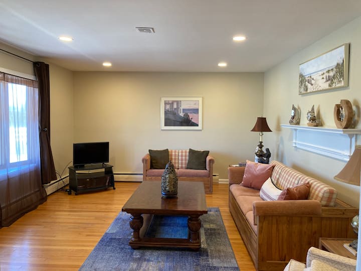 Spacious Home With Game Room & View Of Shark River - Belmar, NJ