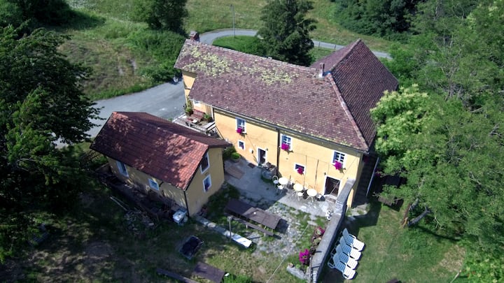 Rifugio La Sciverna, Struttura In Autogestione - Italie