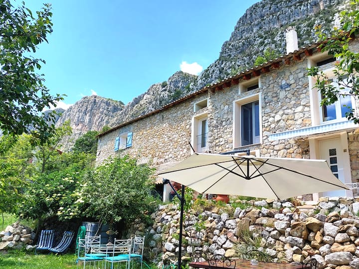 Maisonnette Au Pied Des Falaises - Annot