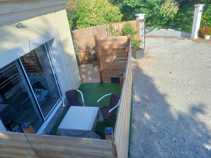 Joli Appartement Climatisé Avec Parking Privé - Rognac