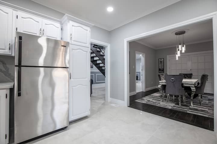 Queen Suite On Niagara River Parkway With Balcony! - 나이아가라폴스