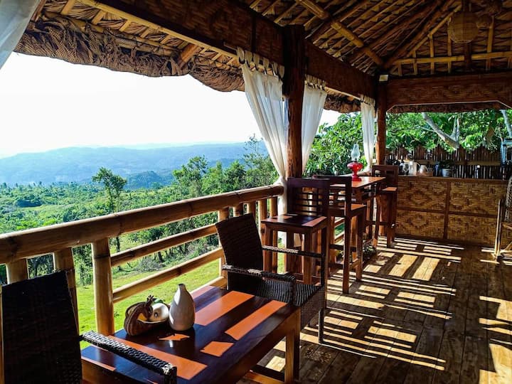 Kubo House With Scenic Overlooking View - Siniloan