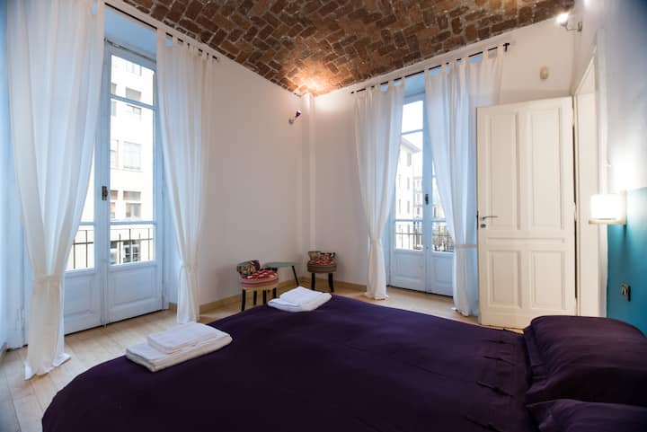 Cinema ,  Art And Wine Luxury Flat - Turin