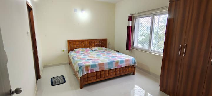 H&m Home - Fully Furnished 1bhk Flat With Kitchen - Puri