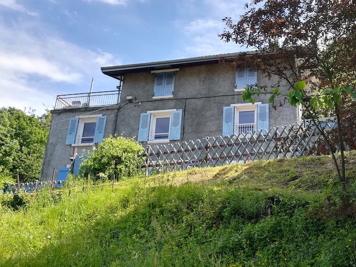 Maison Atypique, Perchée Et Eco-responsable - シャンルッス