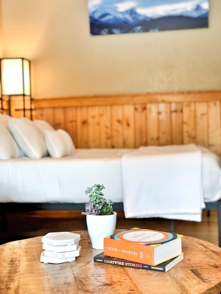 Great Bear Cabin #1 - Minutes From Gnp - West Glacier, MT