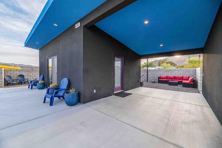 Blue Desert Getaway - Joshua Tree, CA