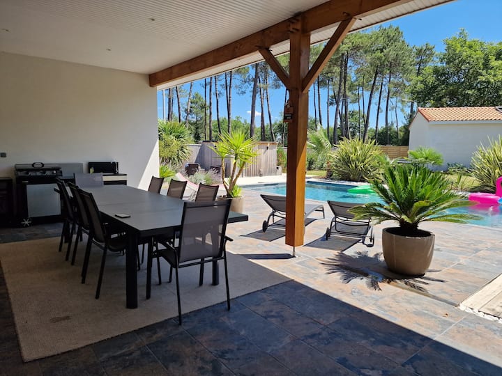 Piscine Chauffée Pétanque Climatisation - Le Teich