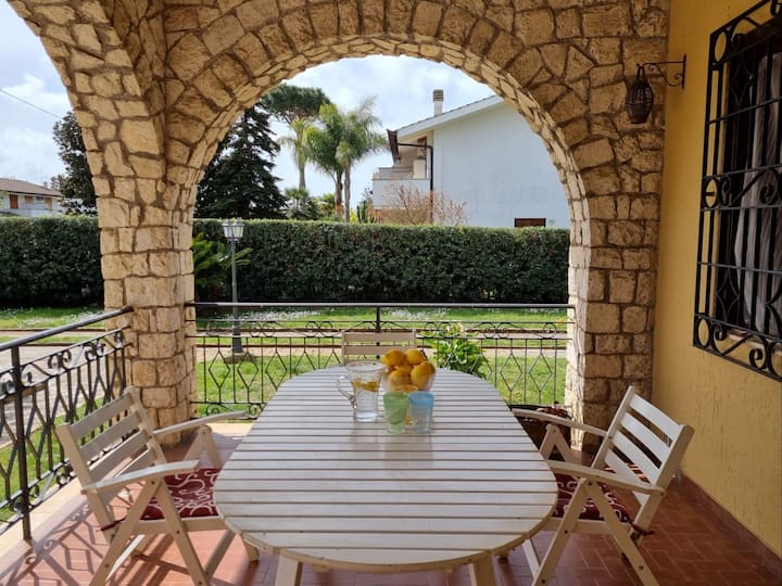 Villa Leo In Bella Farnia - Latina